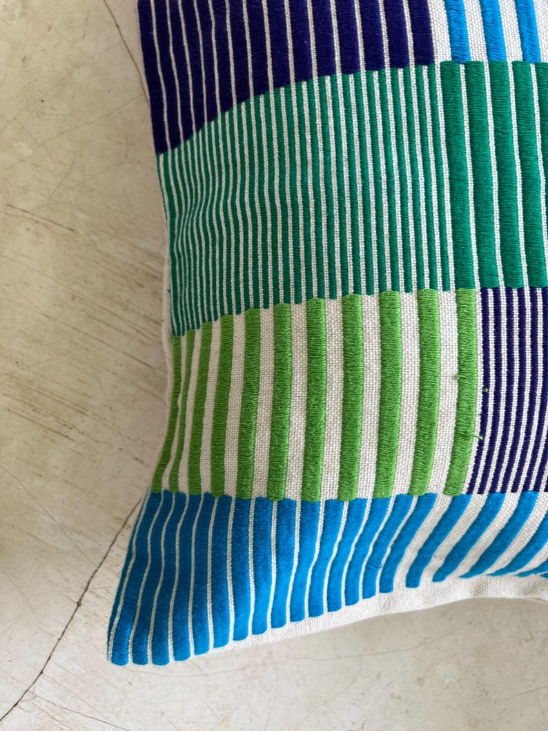 Sri Lankan Dumbara Pillow Cover | Indigenous Thalagune Hand-woven ...