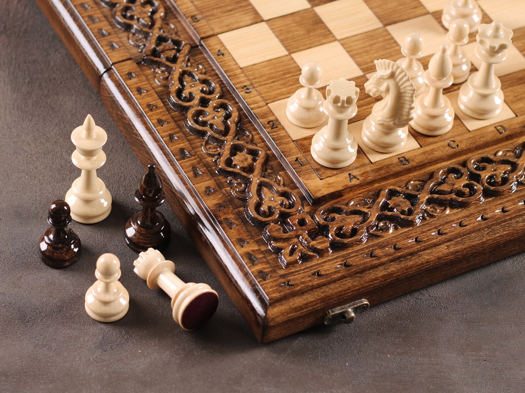 Hand-carved Wooden Chess Set With Beautiful Carved Patterns ...