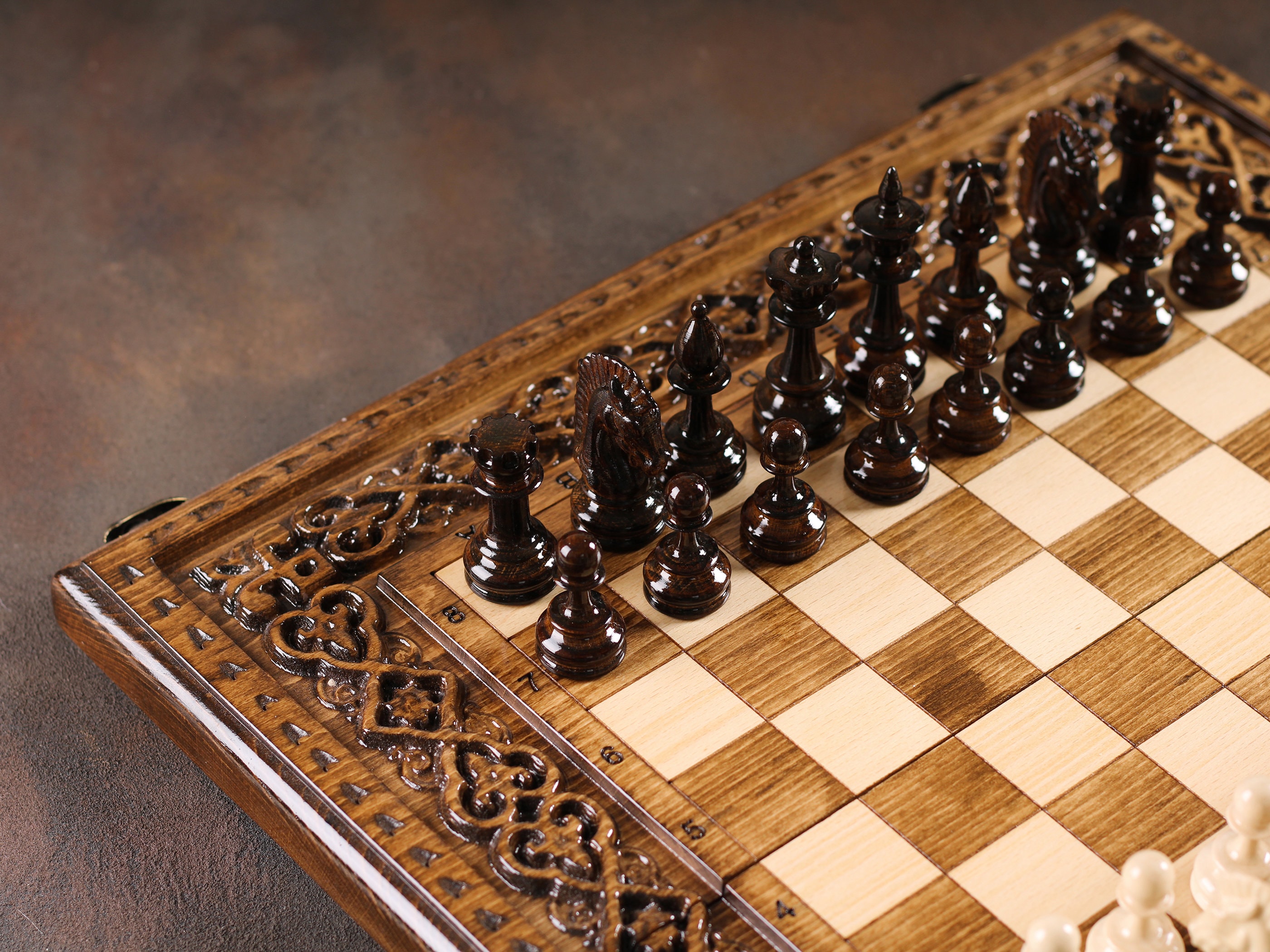 Hand-carved Wooden Chess Set With Beautiful Carved Patterns ...