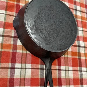 Erie #7 Cast Iron Skillet - Etsy