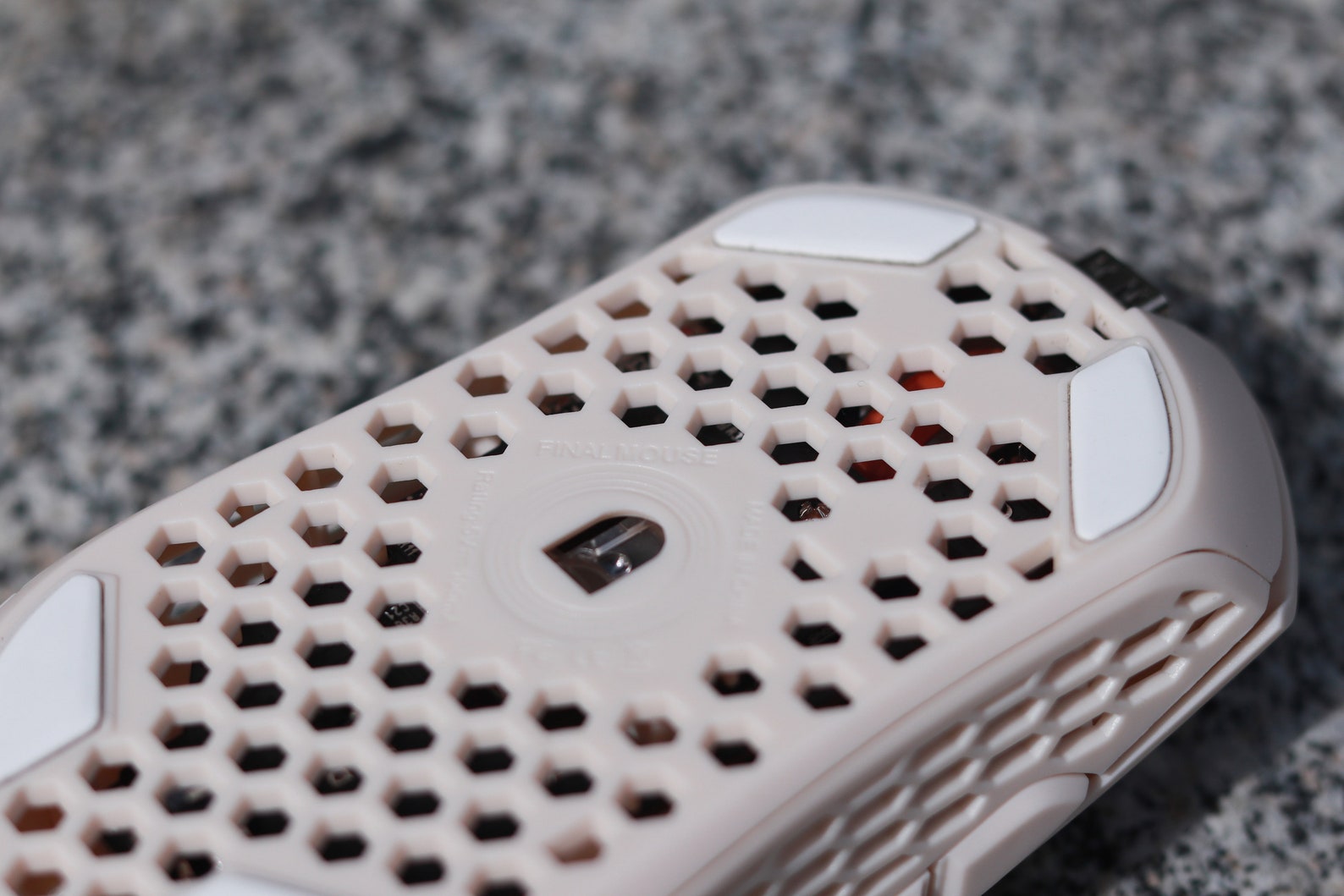 Finalmouse UL2 Wireless & Logitech G305 PCB Lightspeed Wireless Gaming ...