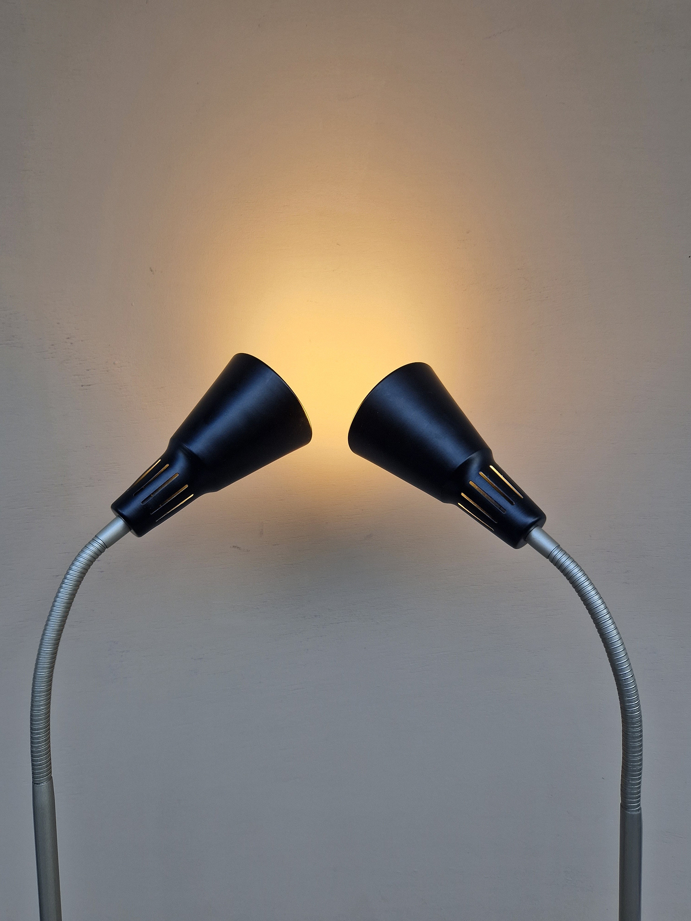 Vintage Ikea Kvart Tafellampen (2) in De Kleur Zwart, Jaren '90 - Etsy