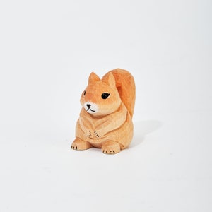 Sisi Carved Wooden Squirrel Wooden Figurines Wooden Animal Home Decor ...