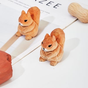 Sisi Carved Wooden Squirrel Wooden Figurines Wooden Animal Home Decor ...