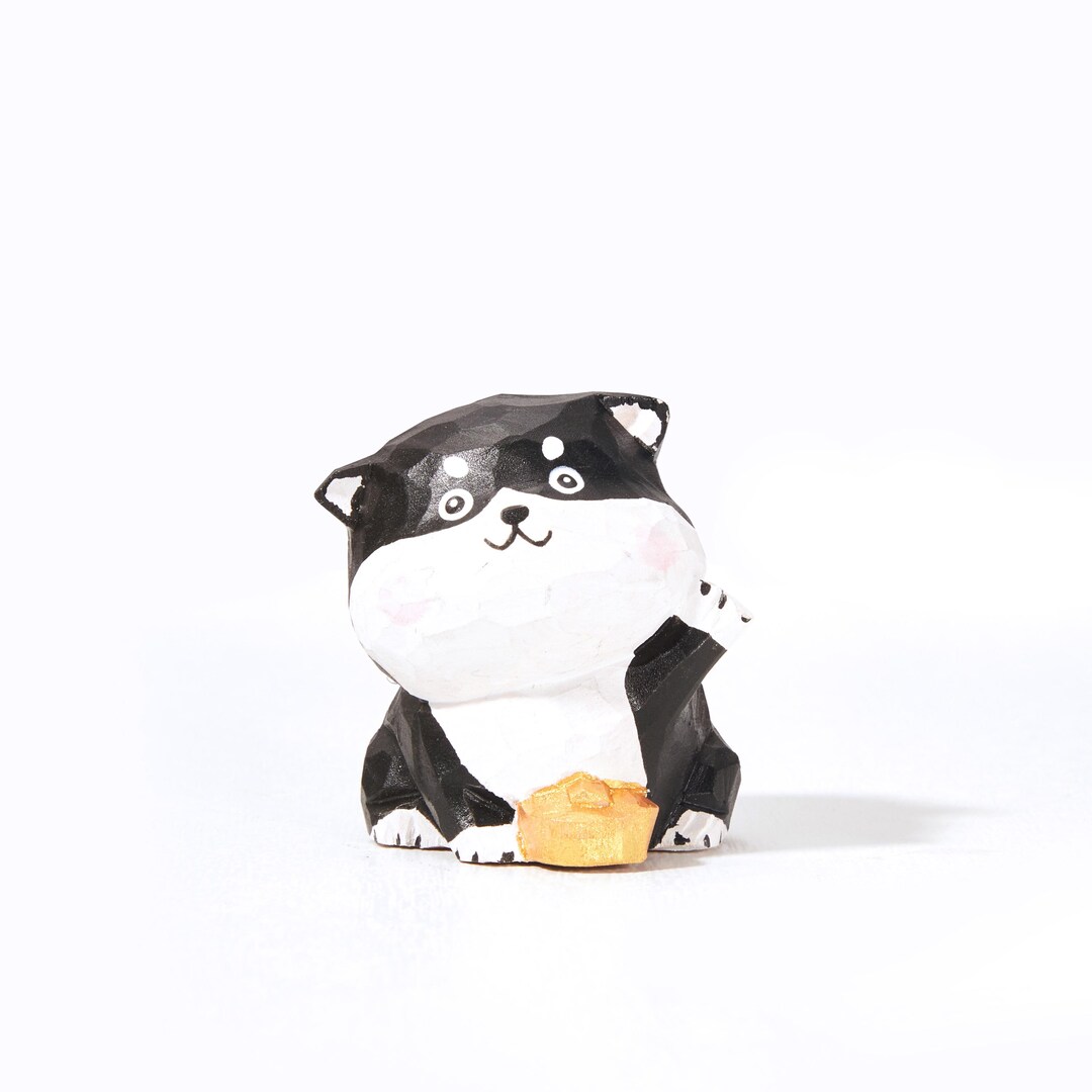 Habo Carved Wooden Husky With a Golden Piece | Wooden Figurine | Home ...