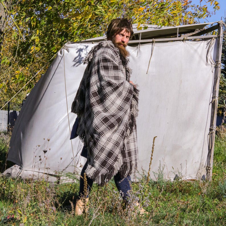 Irish Brat Cloak - Plaid Cape With Fringe - 100% Wool Mantle - Medieval ...