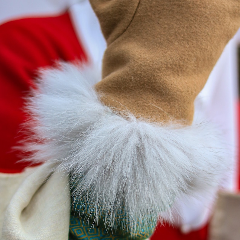 Split Mittens for A Lady - Women’s Mitten Gloves - Medieval Clothing ...