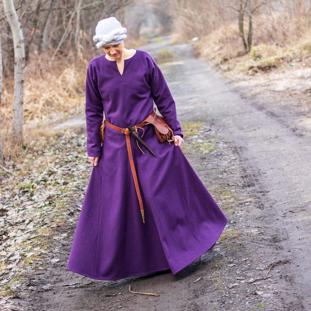 Medieval Woolen Cotte Isabel – Authentic 13th & Early 14th Century ...