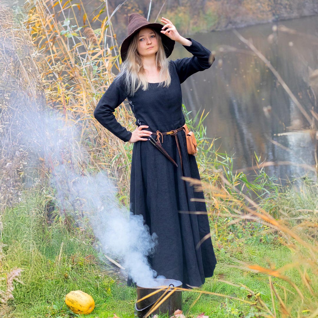 Linen Women’s Cotte Cecilia - Medieval Dress With Long Sleeves - Simple ...