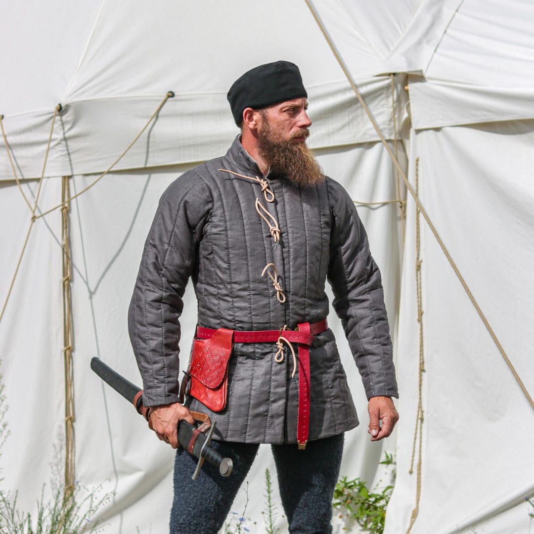 Simple Gambeson of Saint-denis - Linen - Authentic Medieval Armor ...