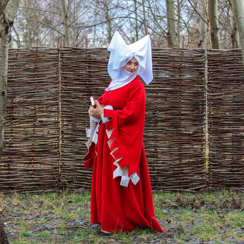 Horned Hennin - Female Medieval Headwear - 15th Century Headpiece for ...