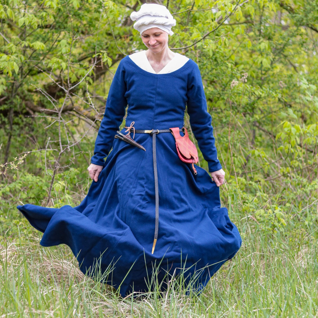 Women’s Cotte Cecilia - Medieval Wool Dress With Long Sleeves - Simple ...