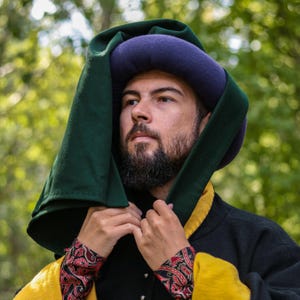 Woolen Chaperon - Medieval Hat for Men - Medieval & Renaissance ...
