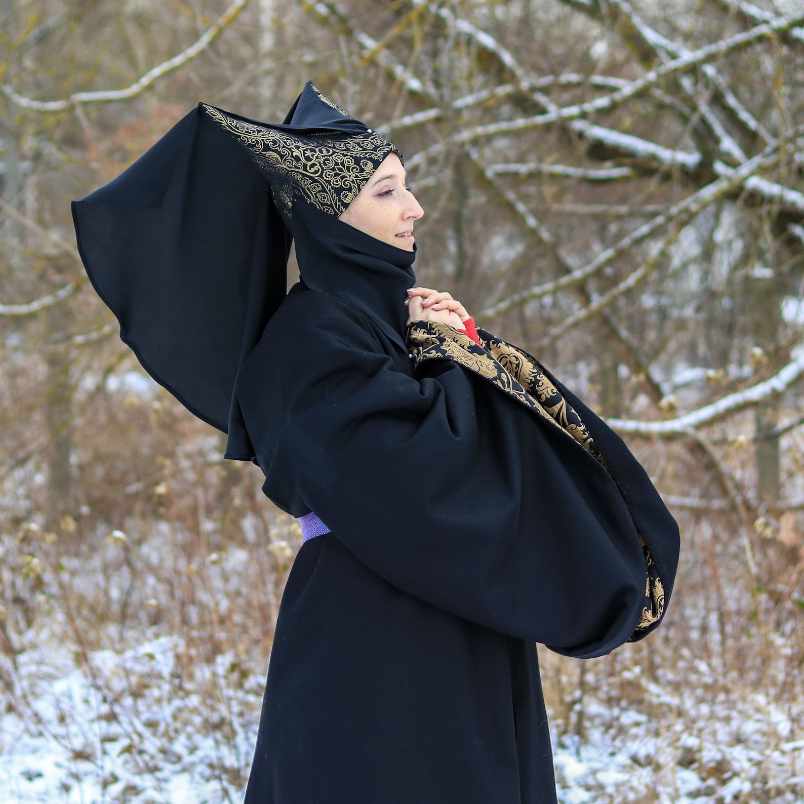 Horned Hennin - Patterned Medieval Headwear - 15th Century Headpiece ...