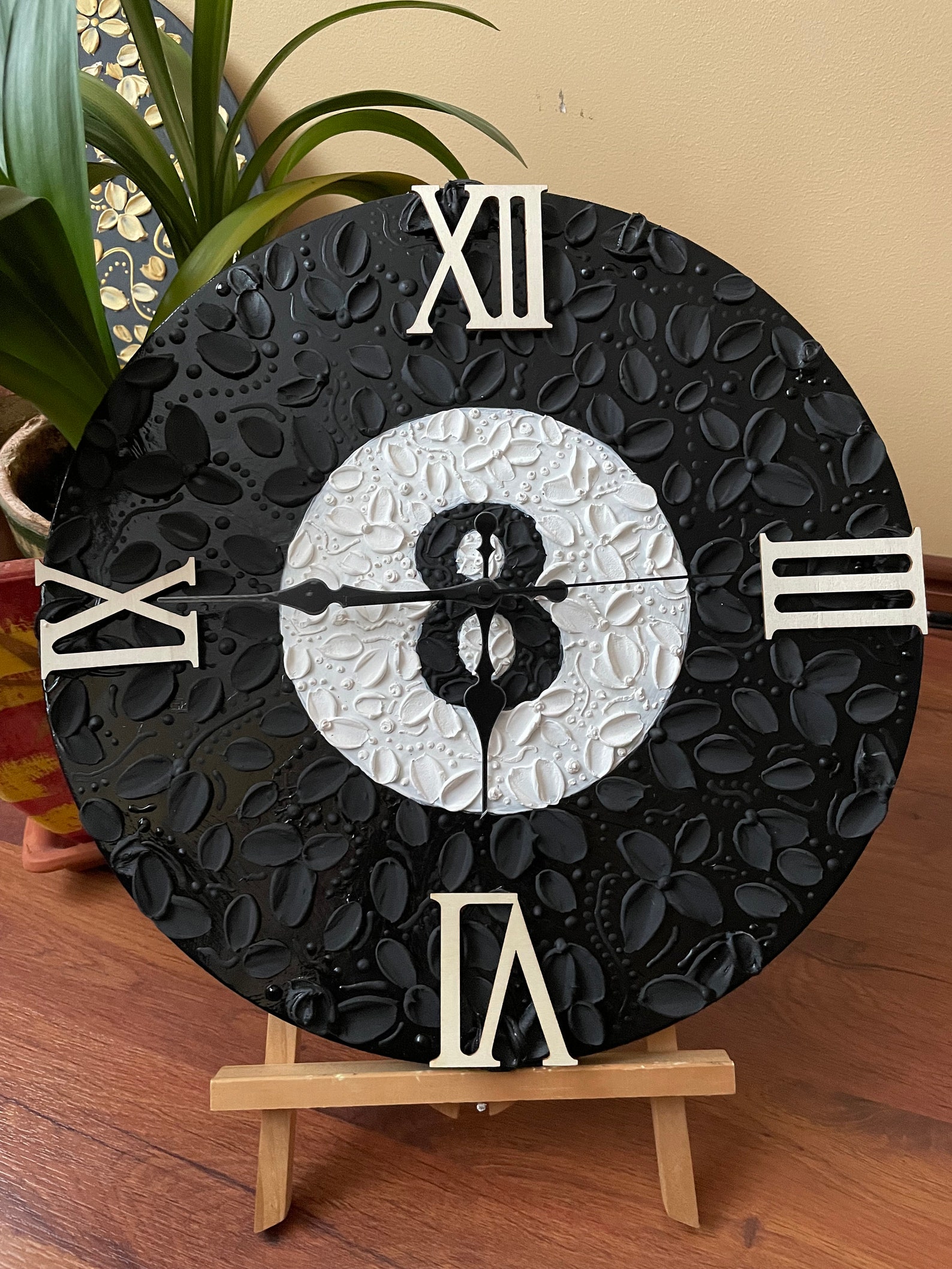 Artistic Billiard 8 Ball Clock, Handcrafted Acrylic Masterpiece, Pool ...