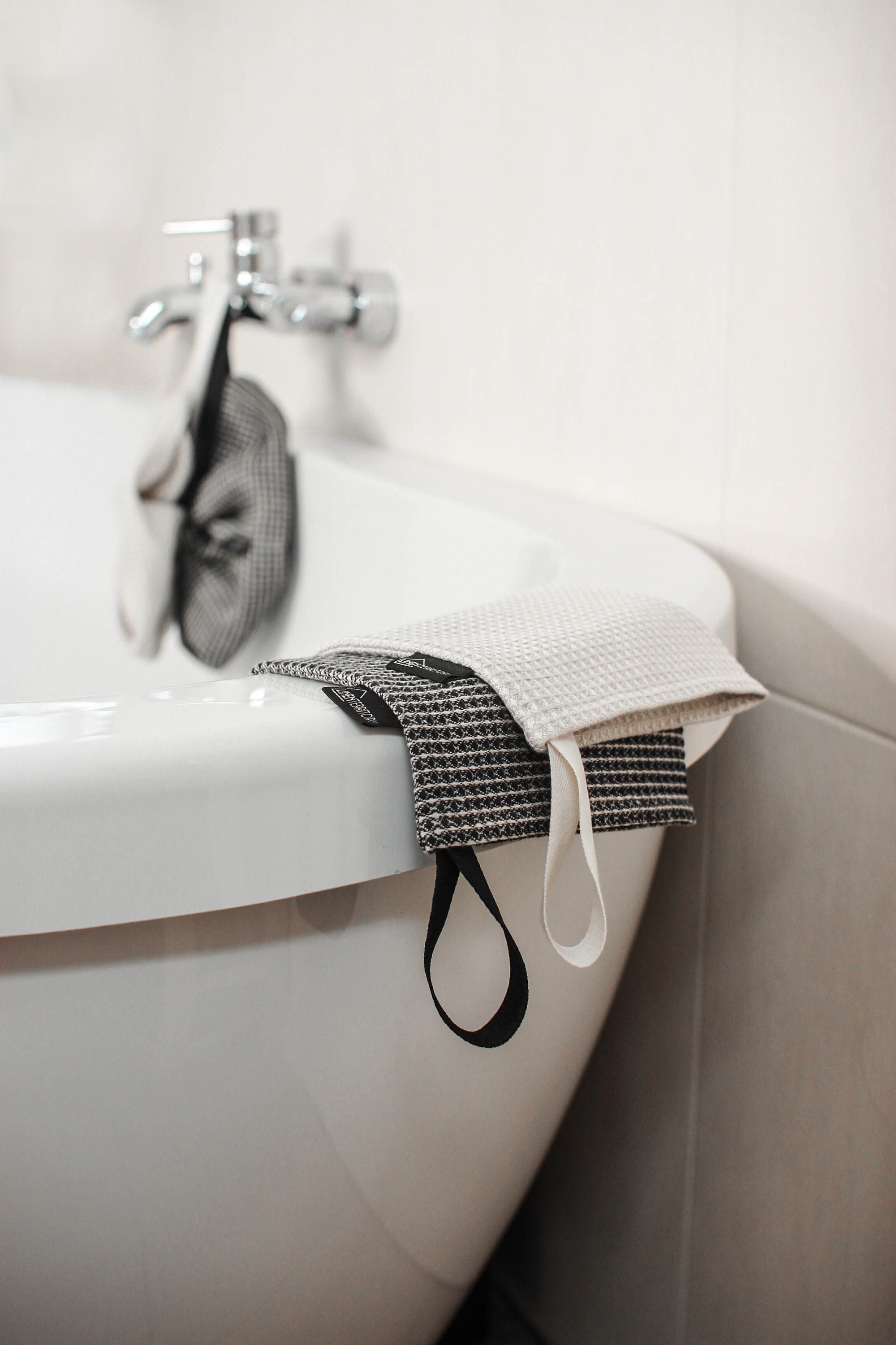 Waffle Linen Wash Mitten, Linen Shower Wash Mitten, Skin Massaging and ...
