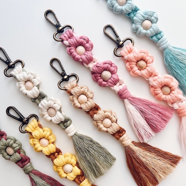 Flower Macrame Keychain - Etsy