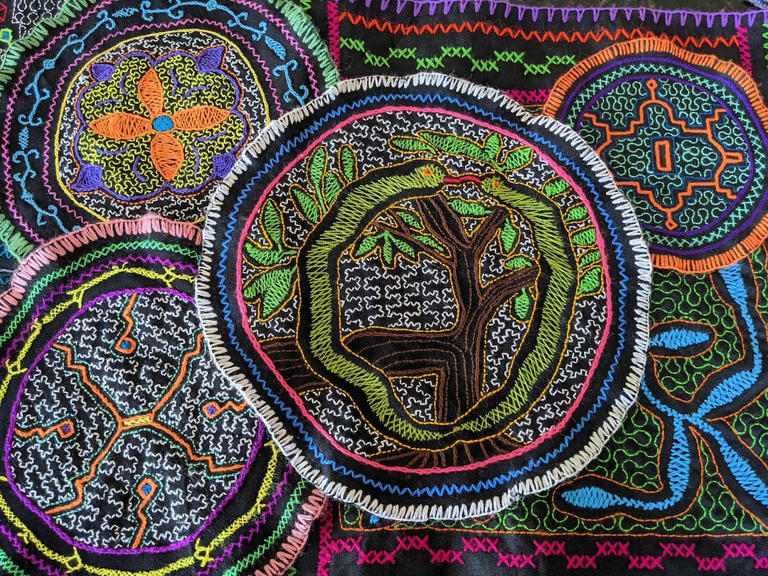 10.5” Kissing Snakes Shipibo Icaro Tapestry Geometric Circle ...