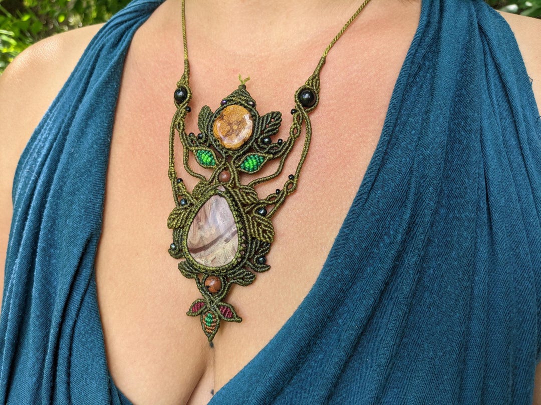 Peruvian Macrame Green Frog Kambo Purple Stone Crystal Pendant Chakruna ...