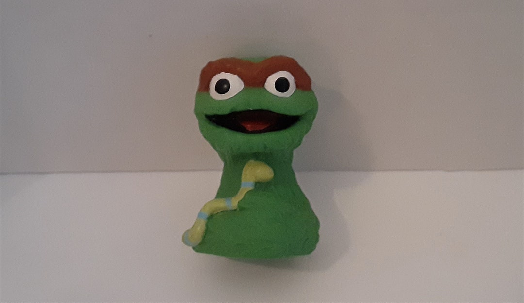 Sesame Street Oscar the Grouch With Slimey the Worm Finger Puppet PVC ...