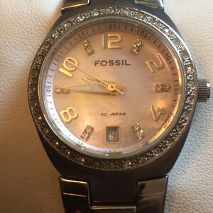 Vintage Fossil CZ Faux Diamonds Ladies Silver Tone Watch With Pearlised ...