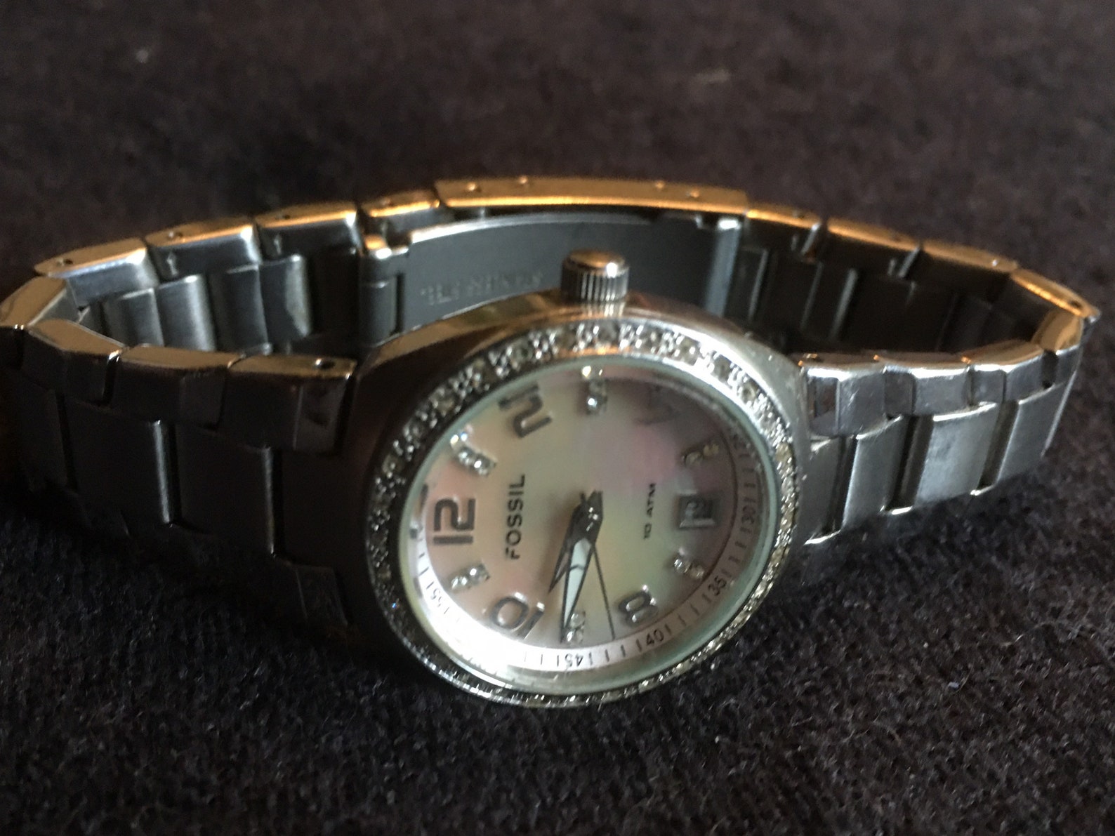 Vintage Fossil CZ Faux Diamonds Ladies Silver Tone Watch With Pearlised ...