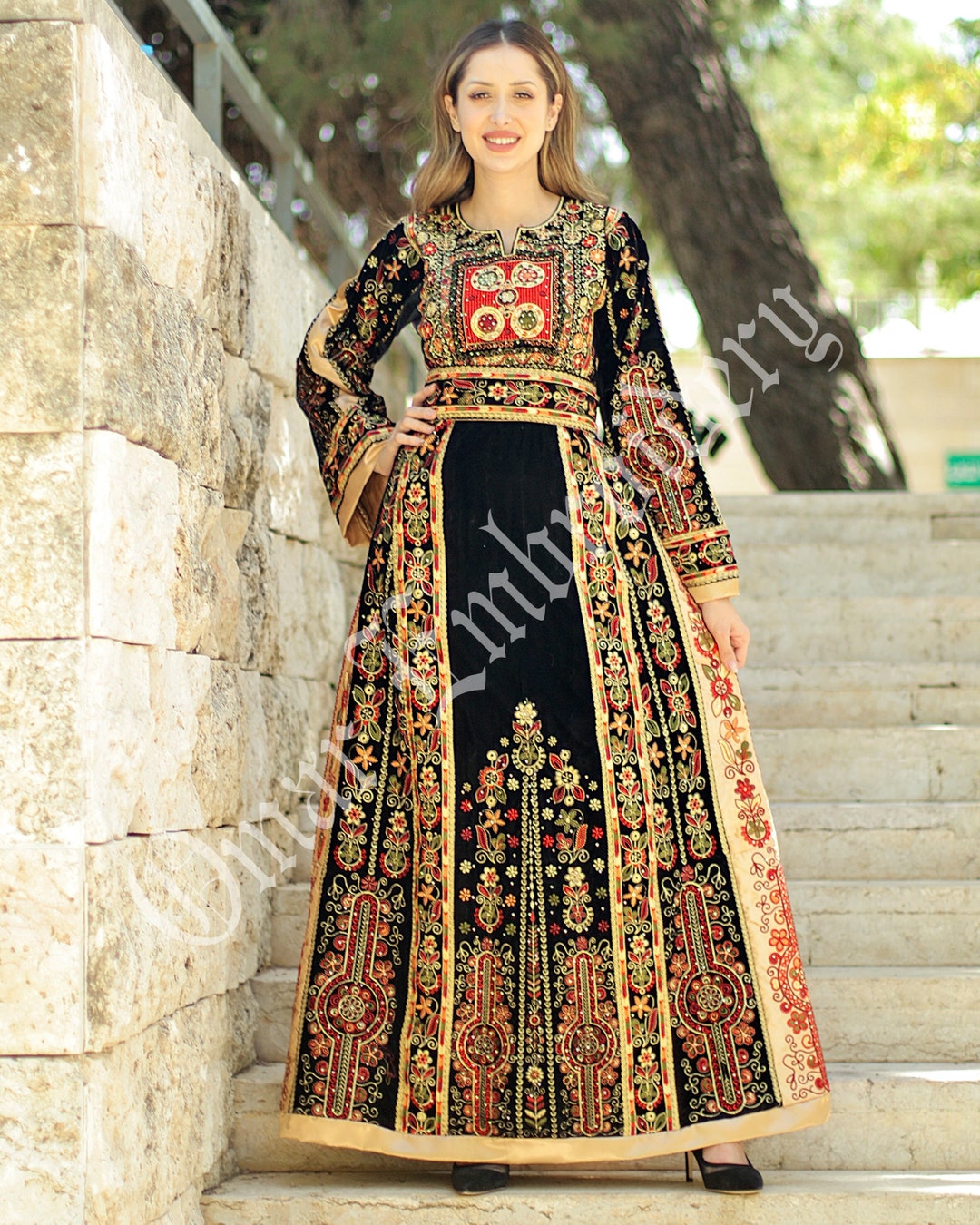 Palestinian Thobe Vlevet Tatreez Embroidered Traditional Palestinian ...