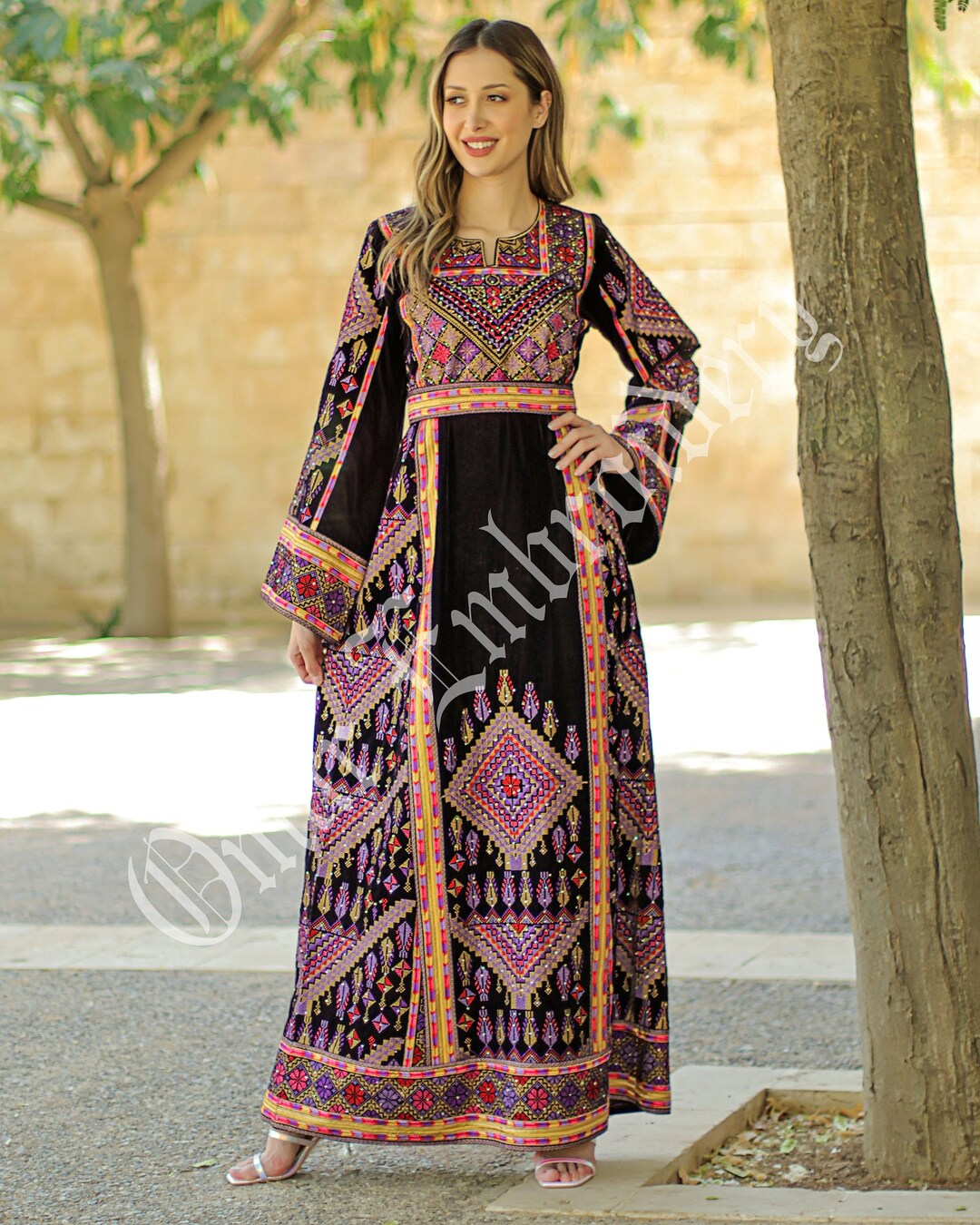 Palestinian Thobe Vlevet Tatreez Embroidered Traditional Palestinian ...