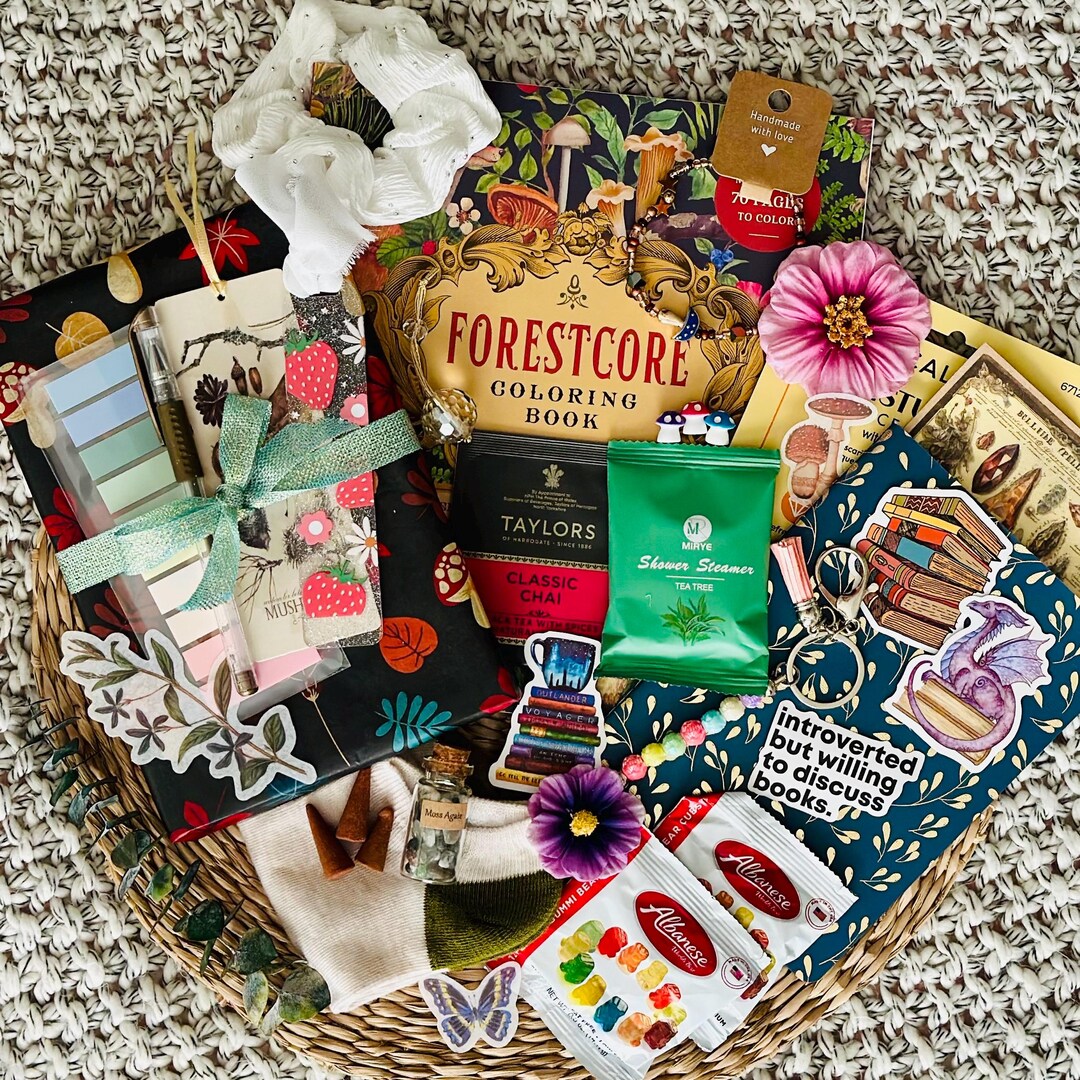 Cottagecore Book Box: Mystery Book, Mushroom Decor & Spiced Tea - Etsy