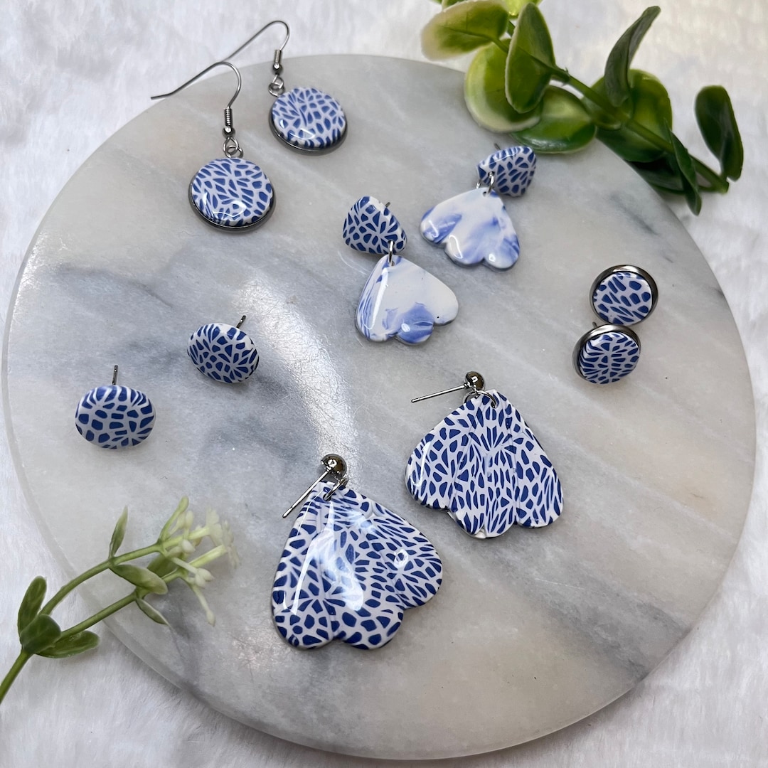 Emily Collection: Blue and White Classicly Themed Lightweight and ...