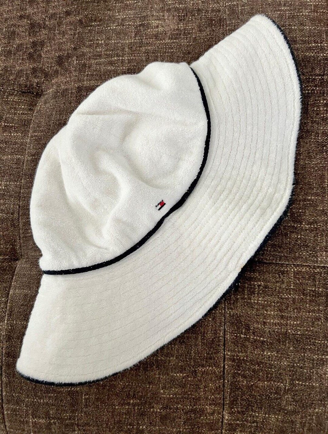 Tommy Hilfiger White Terry Cloth Bucket Hat Casual Adult Size S/M ...