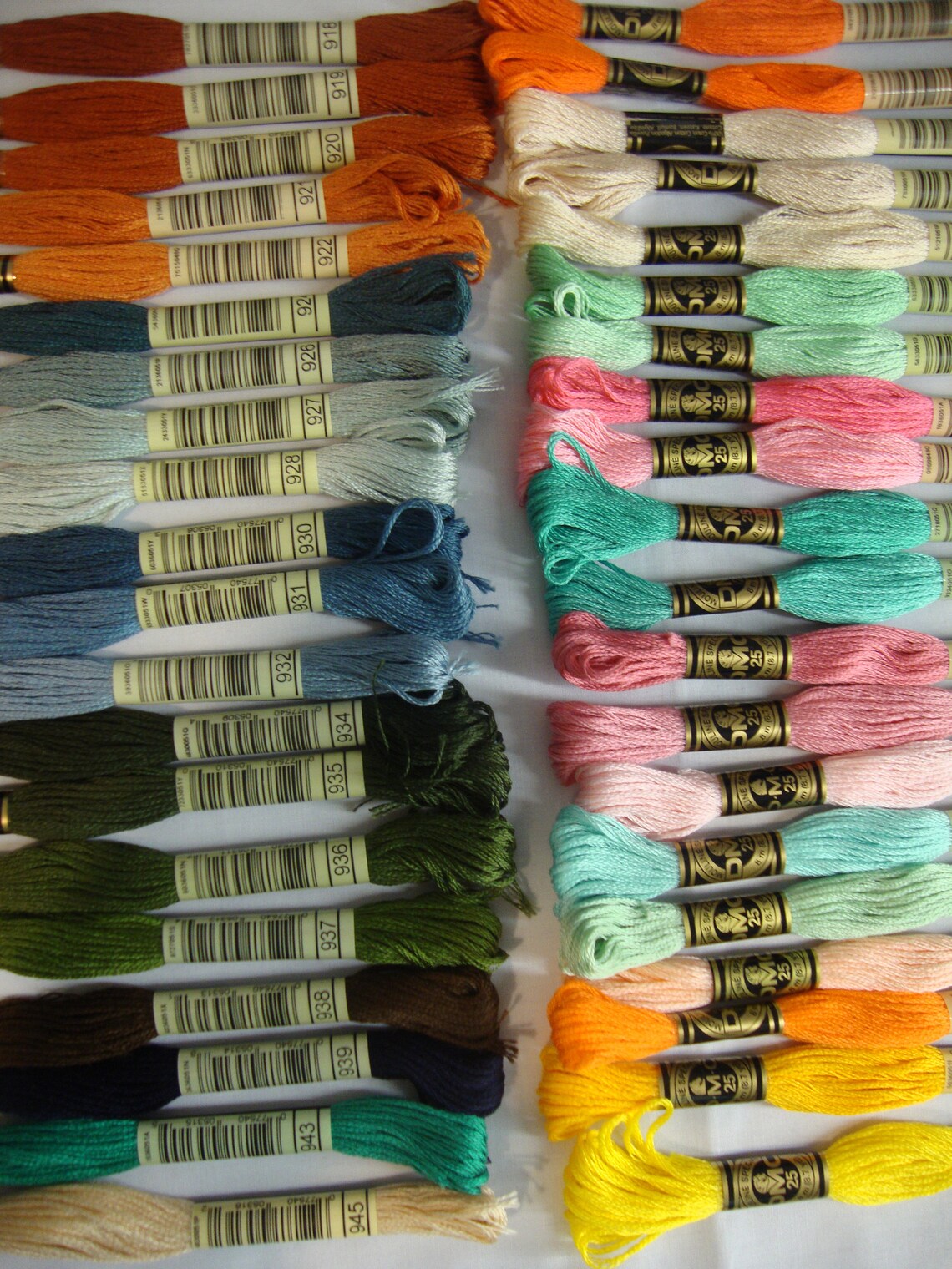 DMC Embroidery Threads NEW 918 to 922 924 926 to 928 930 | Etsy