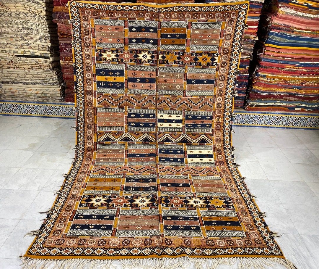 Gorgeous Glaoui Rug, Moroccan Berber Rug, Medium Area Carpet, (194x326 ...