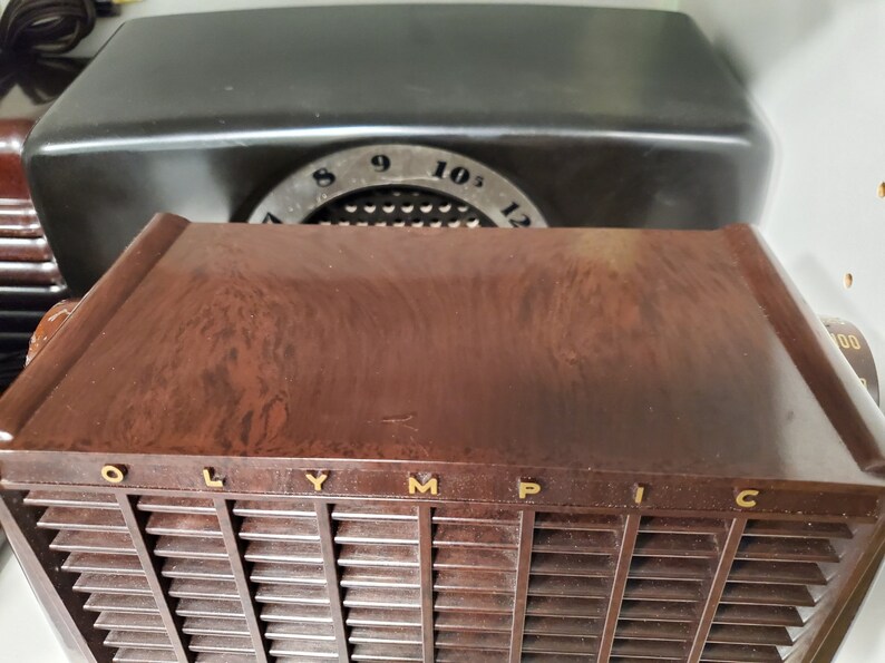 C. 1950 Restored Olympic 5 Tube Radio Model 440 W/ Aux Input for ...