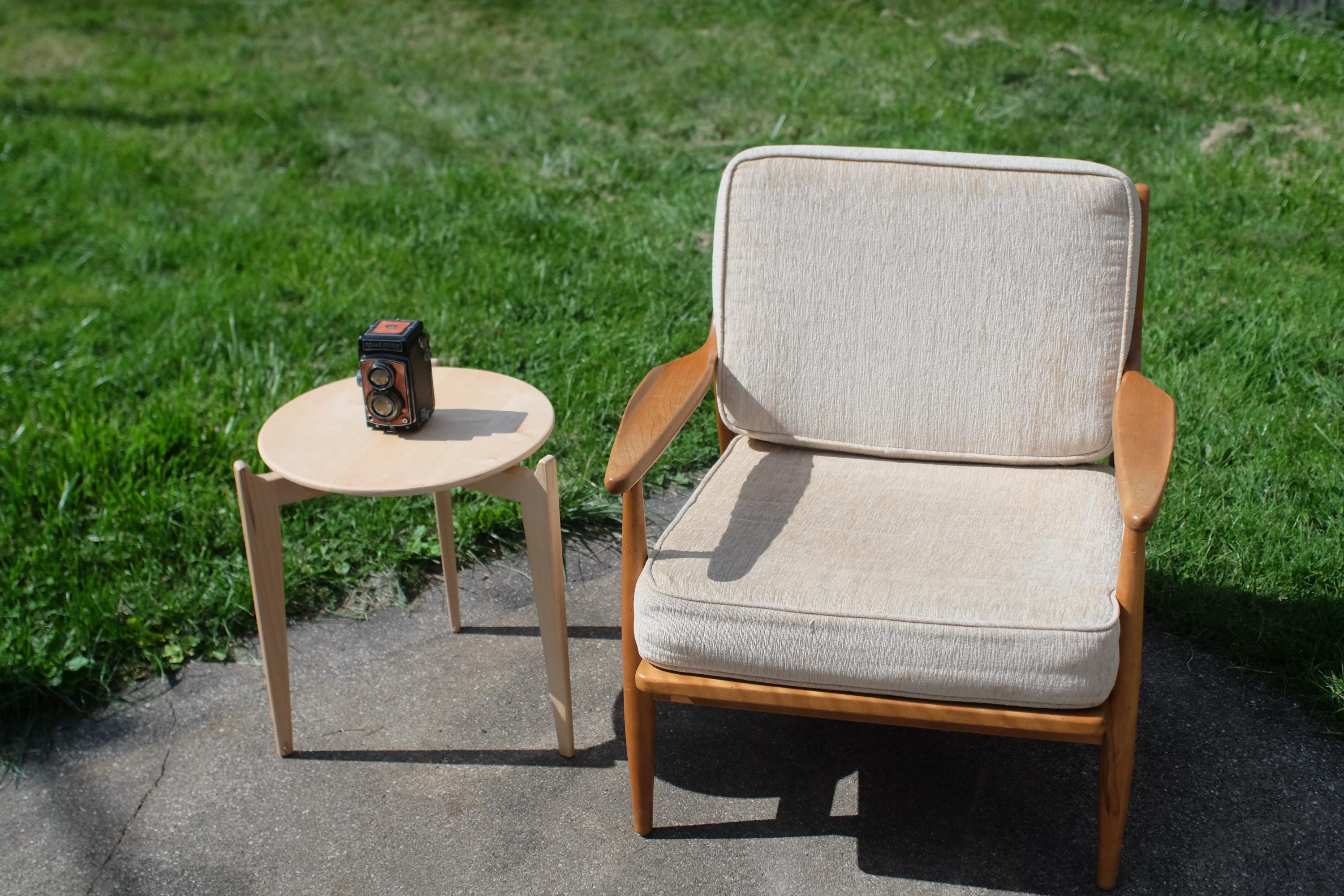 MCM Mid-century Style End Table - Round - Etsy
