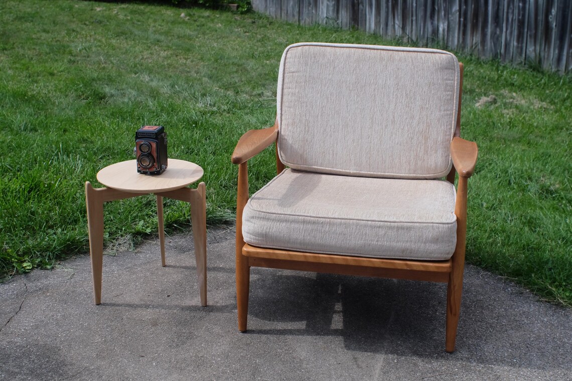 MCM Mid-century Style End Table - Round - Etsy