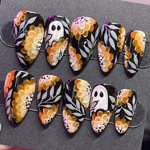 Cute Halloween Ghost Press on Nails * Flowers * Glossy * - Etsy