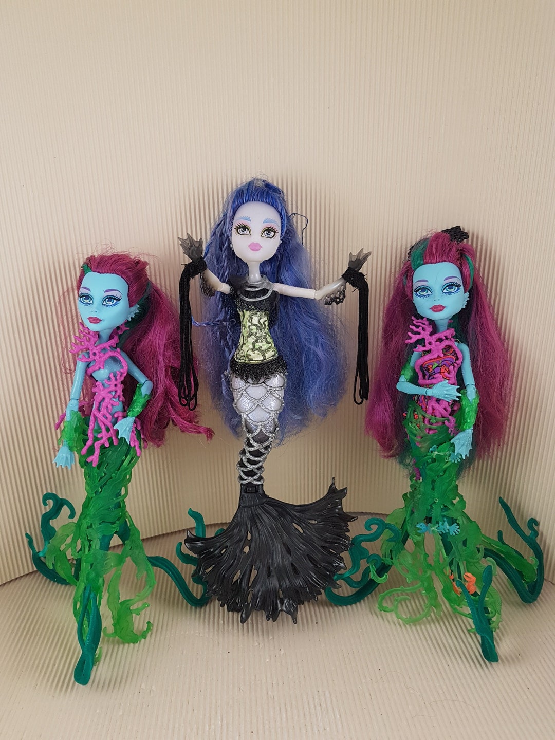 Original Monster High Dolls Dressed Collectible Iris Clops Posea Reef ...