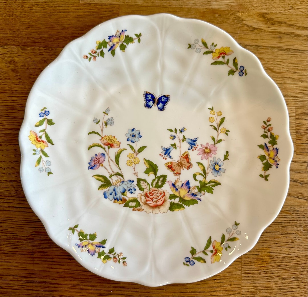 AYNSLEY COTTAGE GARDEN Floral Pattern With a Butterfly L Small Cake ...