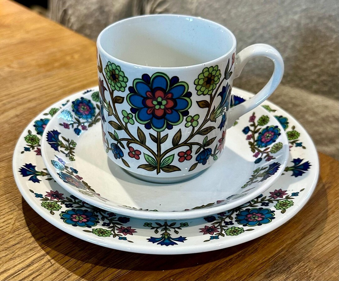 MIDWINTER Vintage Fine Tableware, Tea / Coffee Cups, Saucer Trios in ...