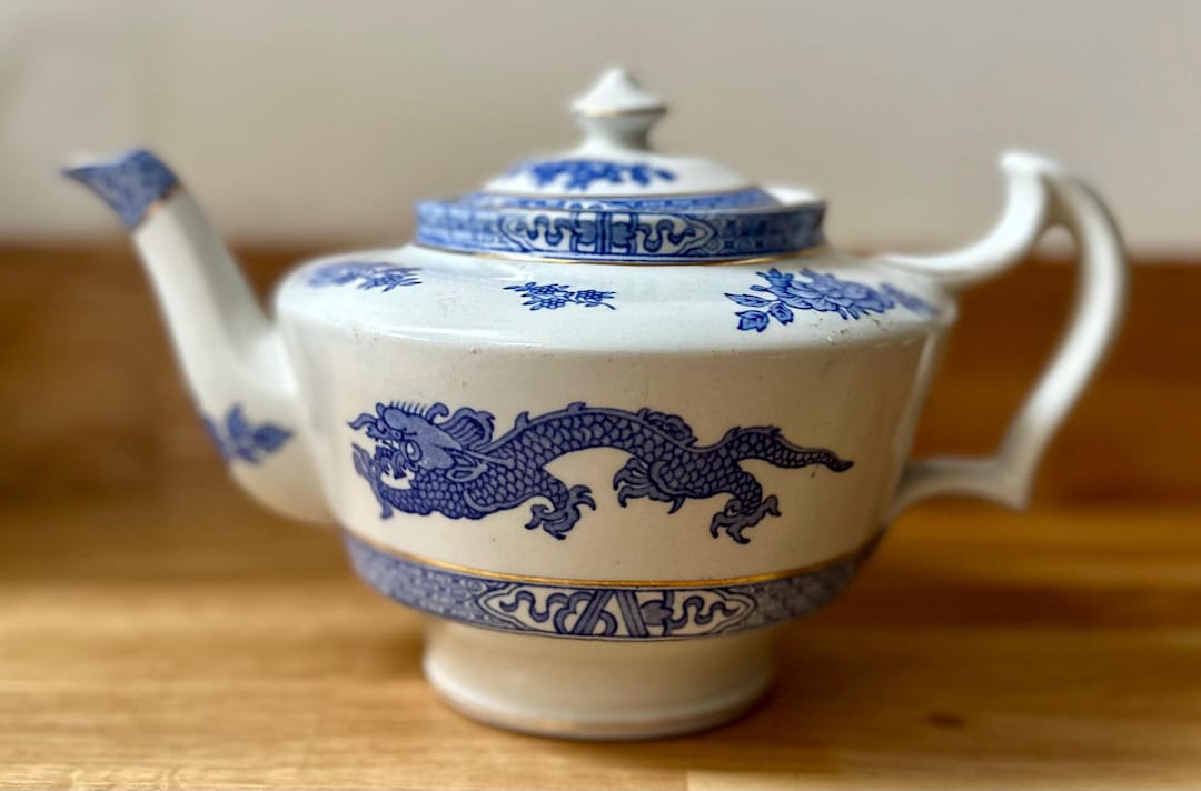 GORGEOUS CAULDON Vintage Blue Dragon L Ceramic China Teapot 1.75pt L ...