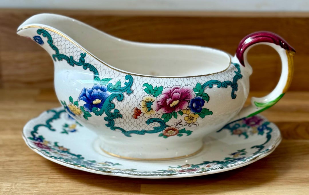 GORGEOUS ROYAL CAULDON Vintage Victoria Pattern L 1930s L Gravy Boat ...