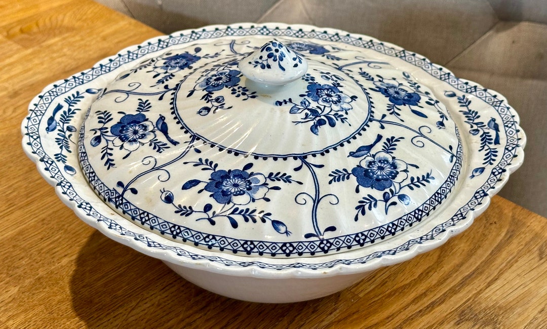 JOHNSON BROTHERS 'indies' Blue and White Transferware Lidded Tureen L ...