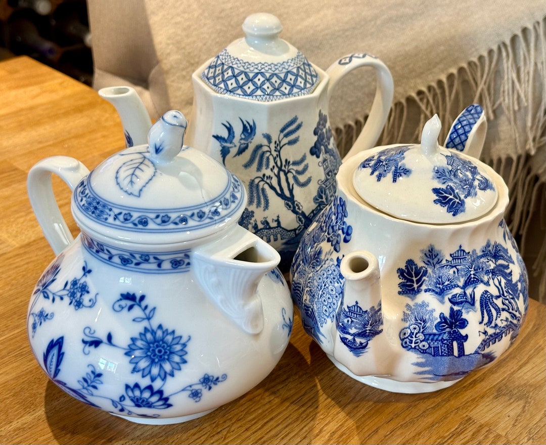 BLUE & WHITE TEAPOTS Vintage With Magnificent Blue / White Transfer ...