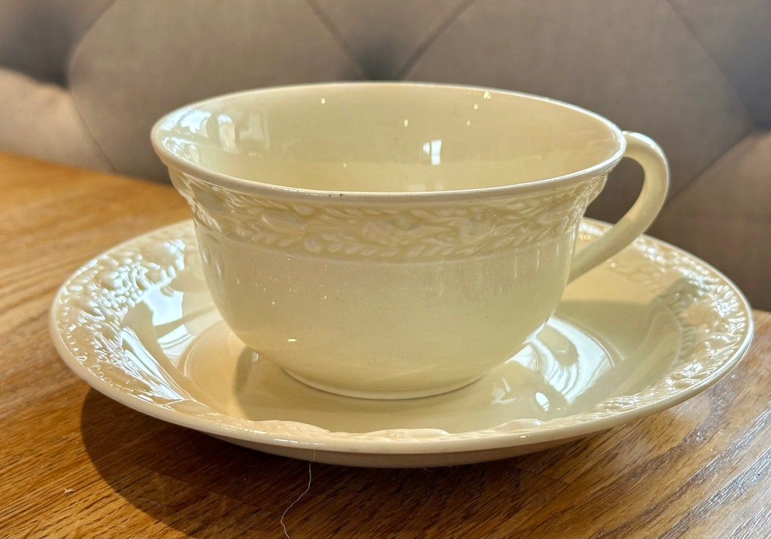 TITIAN DELLA ROBIA Vintage Royal Adams Ivory Titian Ware Patent 70566 ...