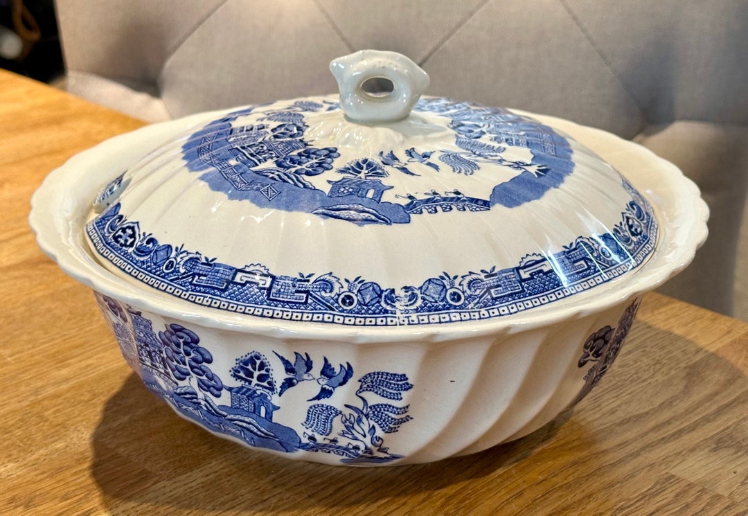 MYOTT WILLOW TUREEN Olde Willow Pattern Chinoiserie Round Covered ...