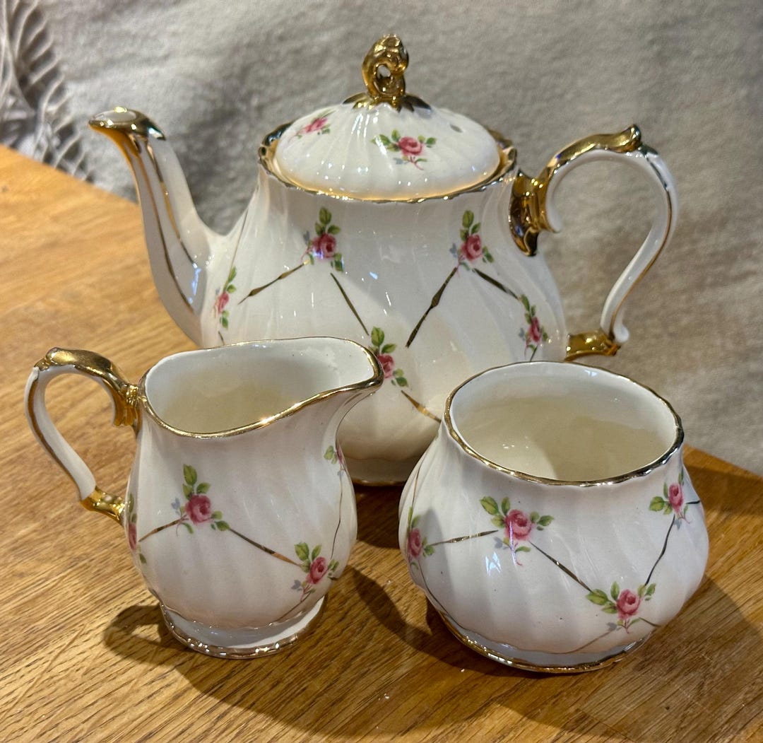 SADLER ENGLISH TEAPOT Rosebud Tea Set L Ivory and Gold With Rosebuds L ...