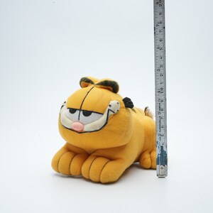 Chilling Garfield Plush Adorable Vintage Collectible Looking for a New ...