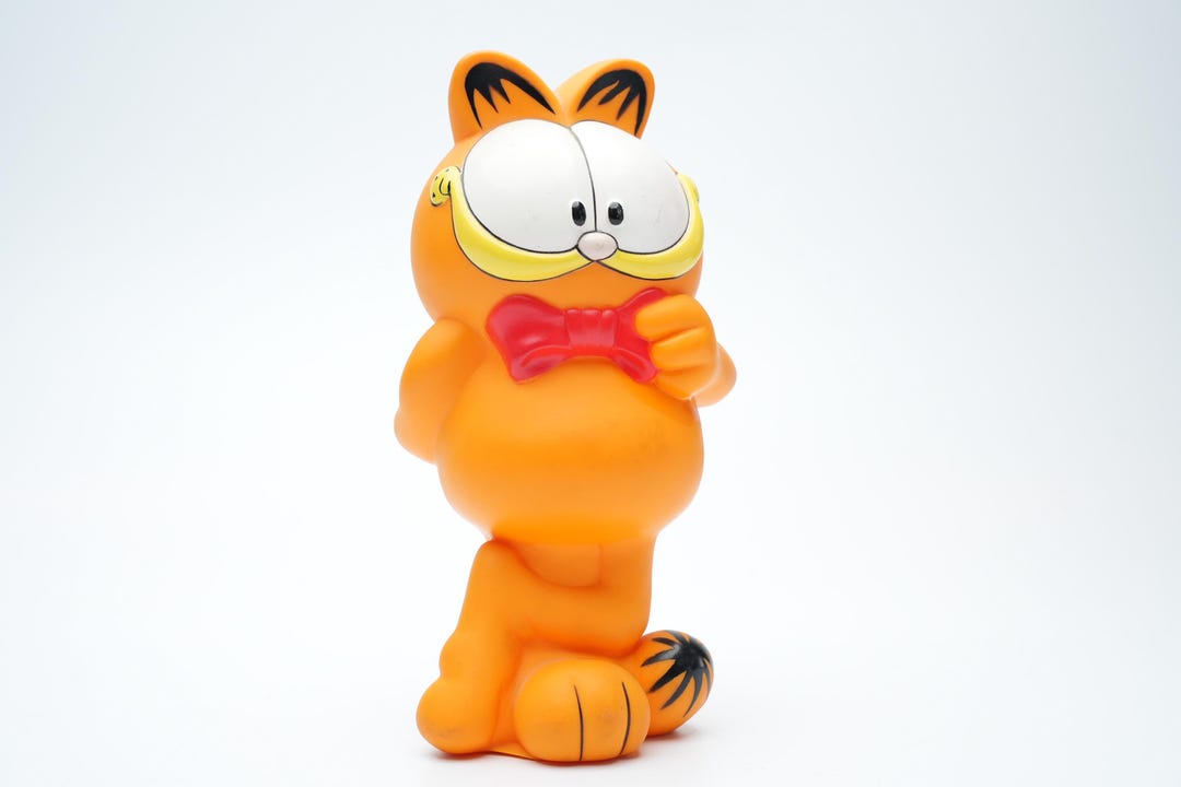 Garfield Coin Bank With Red Bow – Vintage 1981 by United Feature ...