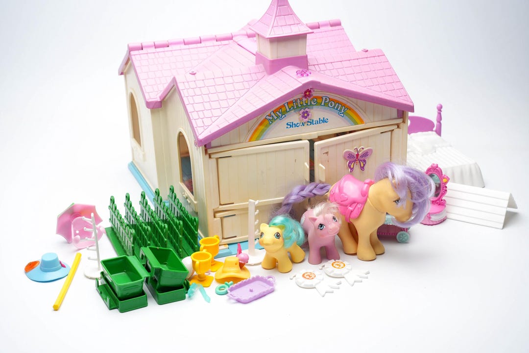 Vintage My Little Pony Show Stable (1984) - Complete With Ponies ...